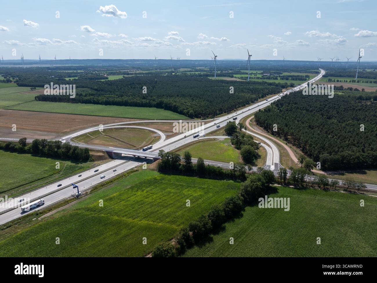 Rieste, Germany. 07th Aug, 2025. View of the new A1 Rieste junction ...