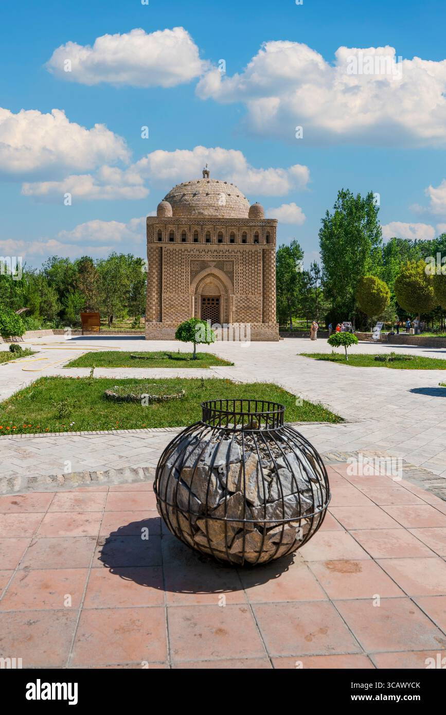Bukhara, Uzbekistan - May 29, 2025: The Samanid Mausoleum (Islamic ...