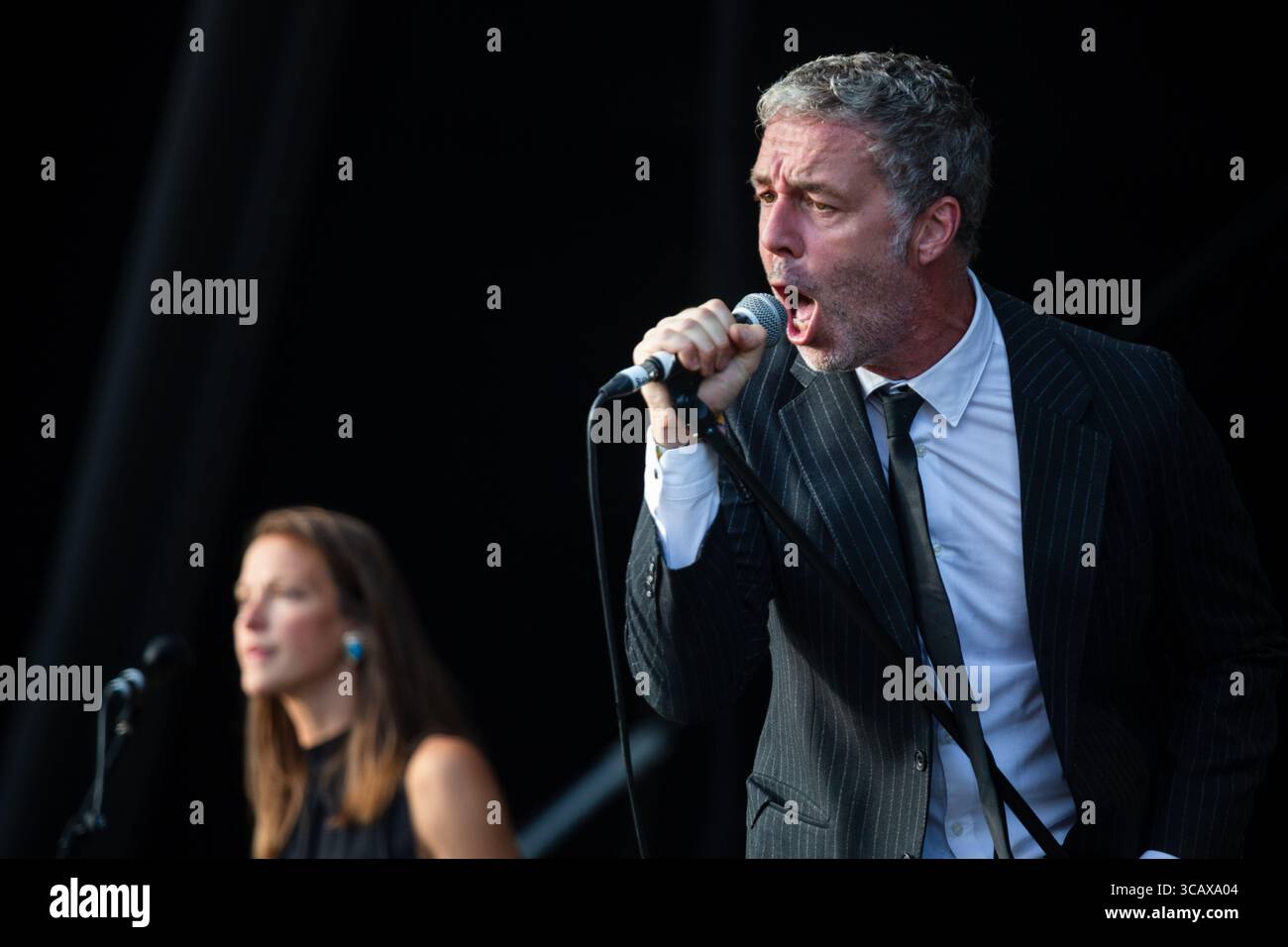 Delivery onstage hi-res stock photography and images - Alamy