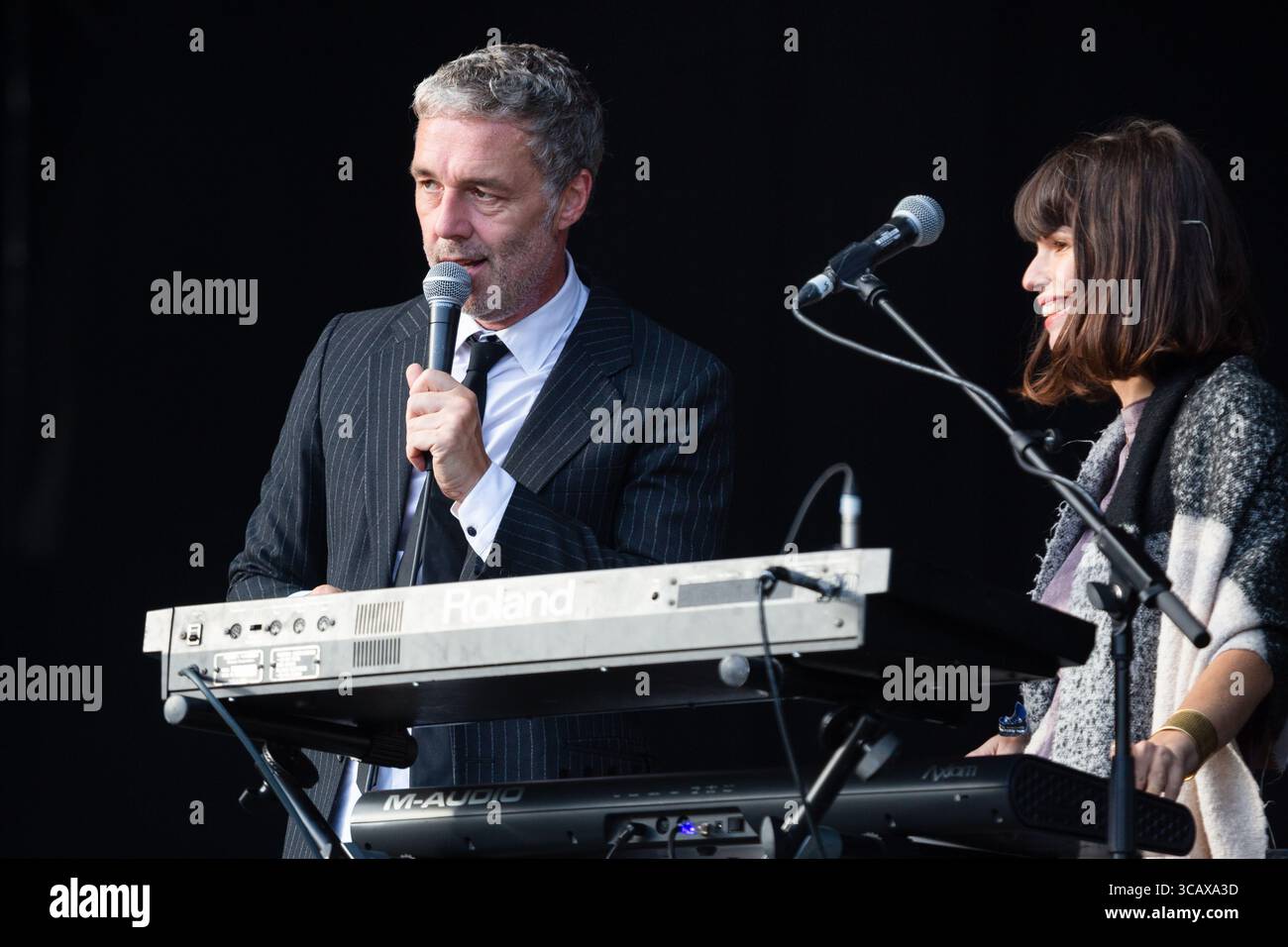 Delivery onstage hi-res stock photography and images - Alamy