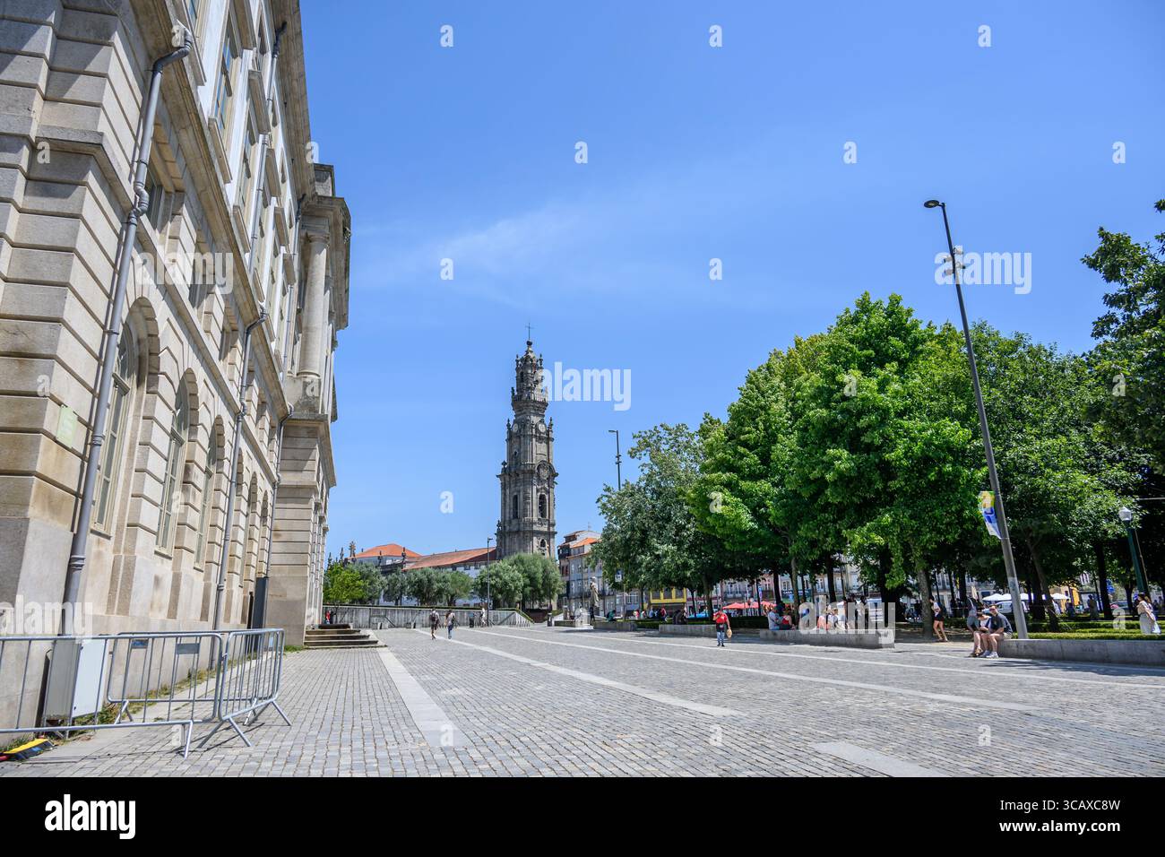 23/07/2025 Porto, Portugal. Clérigos Church Also known as "Church of the Clergymen") is a ...