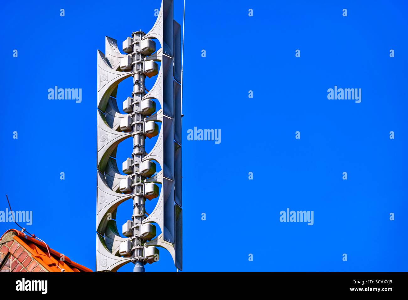Elektronische Sirene auf einem Dach in Hamburg, Deutschland ...