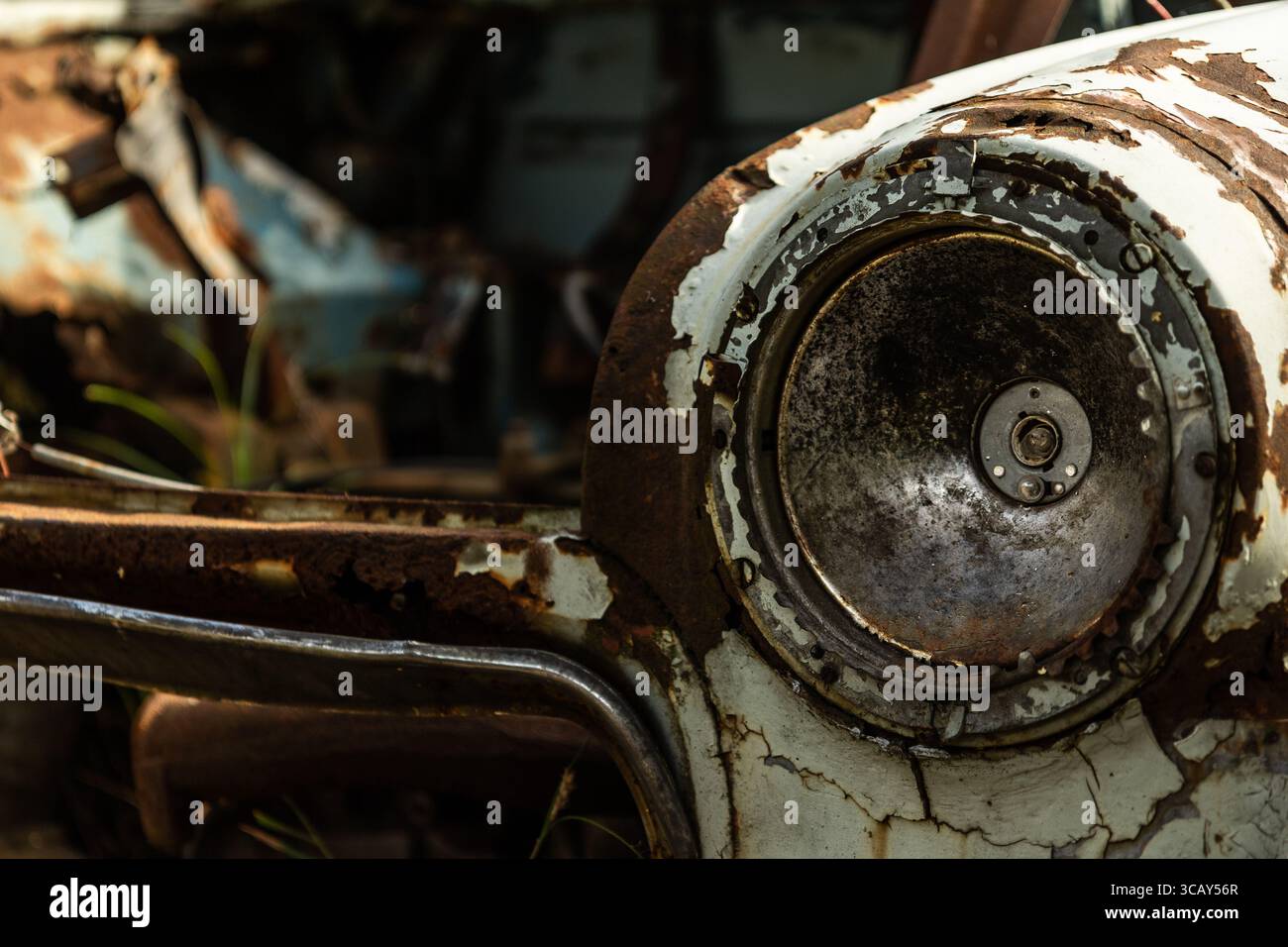 Vintage car headlight hi-res stock photography and images - Alamy