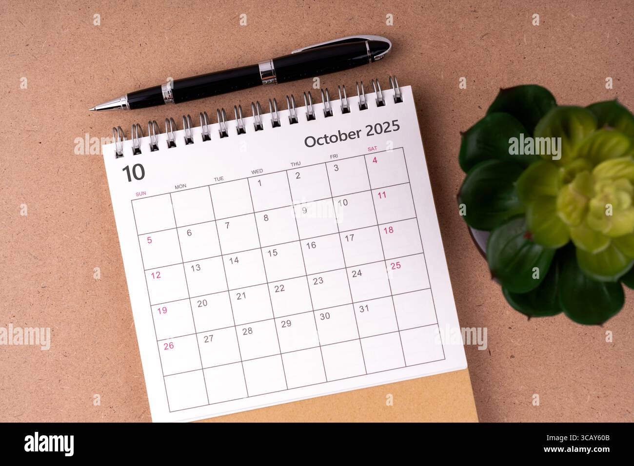 October 2025 calendar hi-res stock photography and images - Alamy