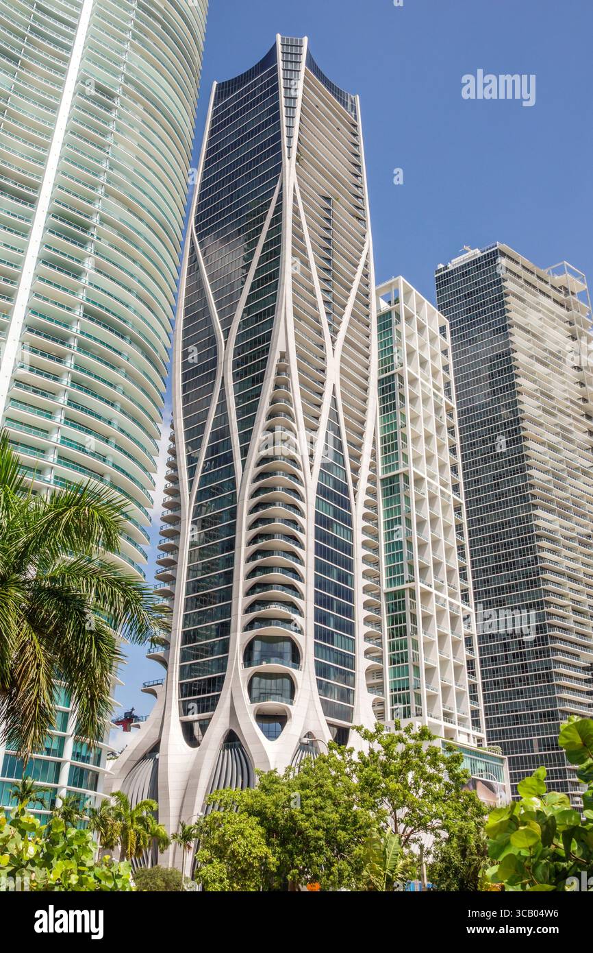 Signature skyline structures hi-res stock photography and images - Alamy