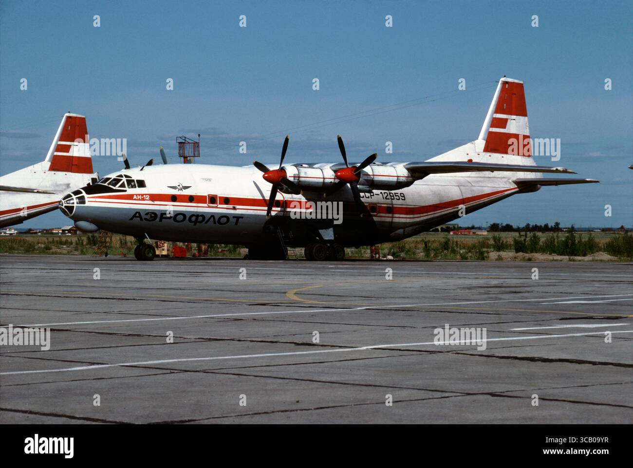 Antonov an 12 antonov airplane hi-res stock photography and images - Alamy