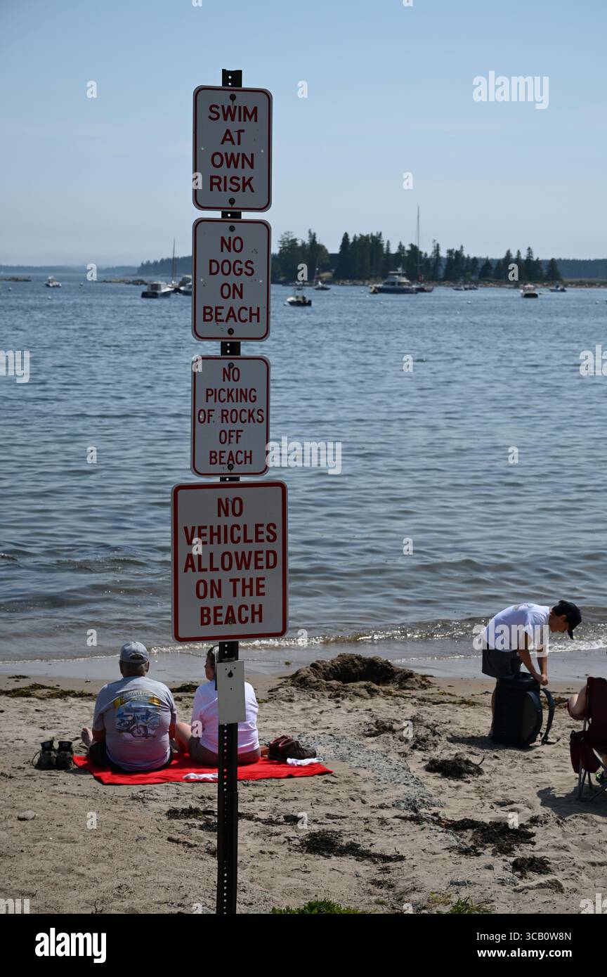 Public beach beach rules hi-res stock photography and images - Alamy