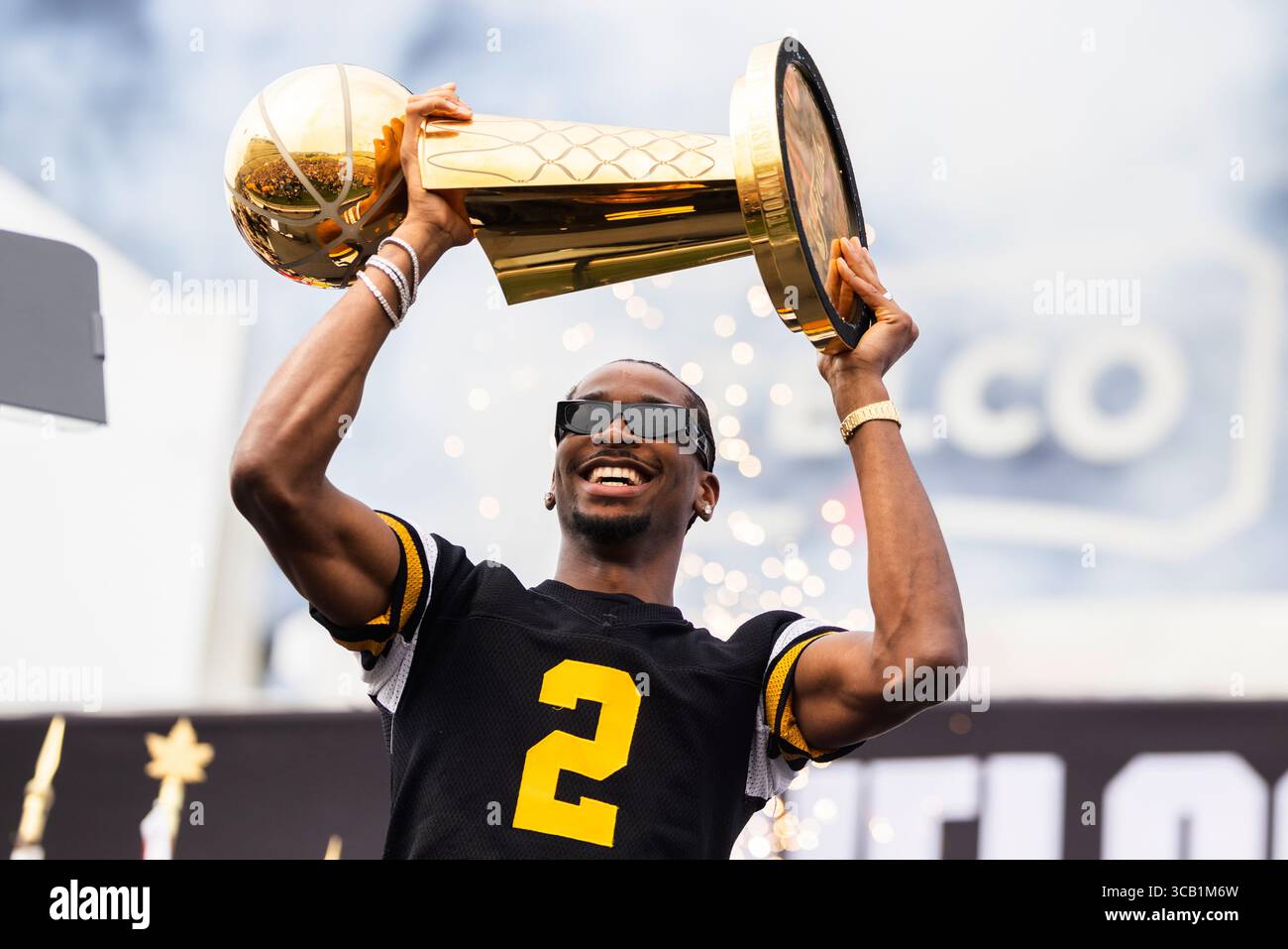 Oklahoma City Thunder's Shai Gilgeous-Alexander holds up the Larry O ...