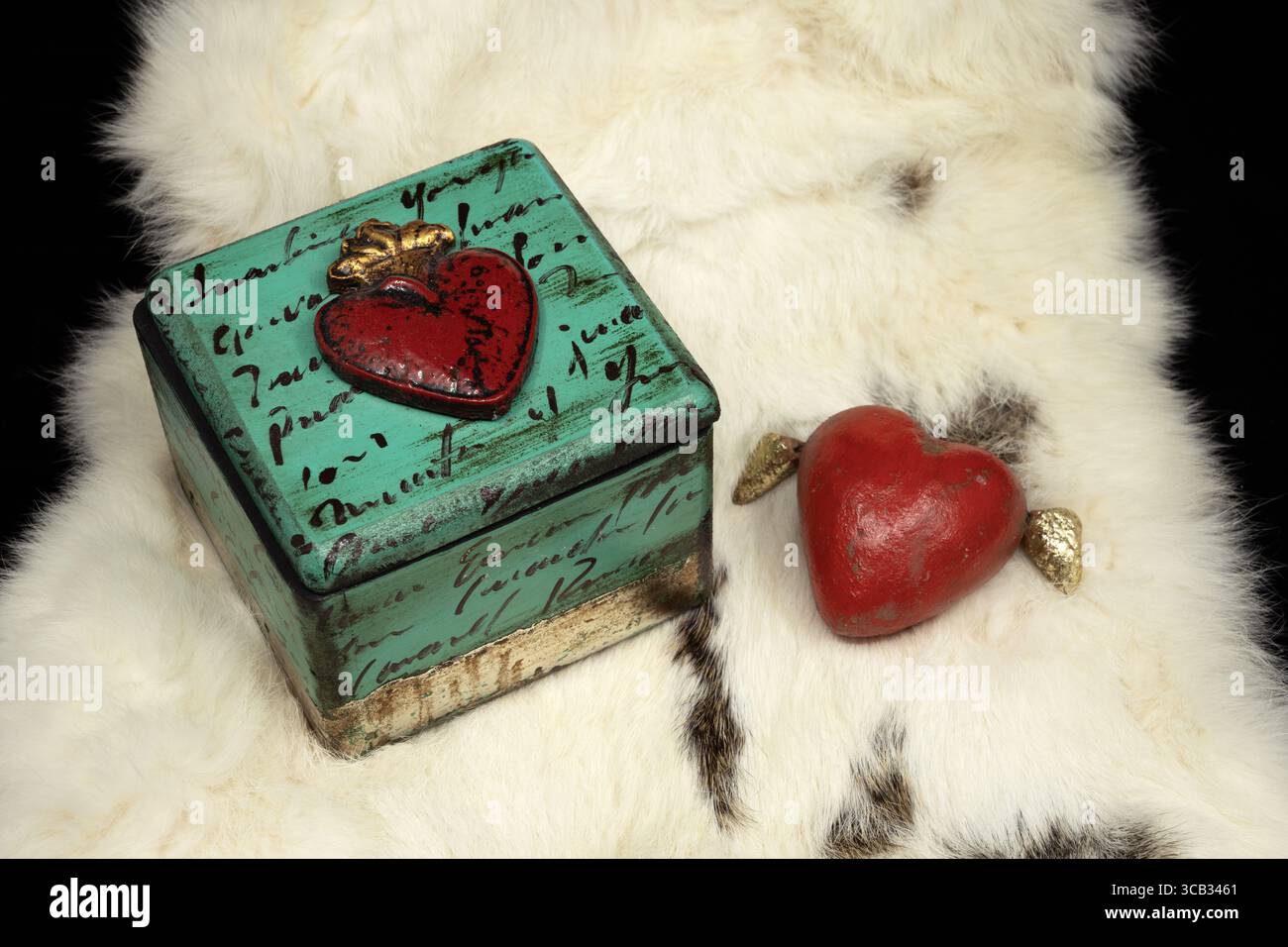 Golden gift box wings hi-res stock photography and images - Alamy