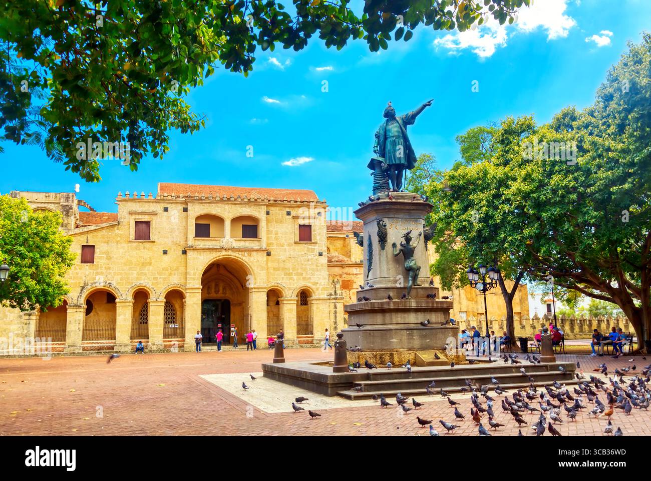 Columbus statue and Basilica Cathedral of Santa Maria la Menor in Santo ...