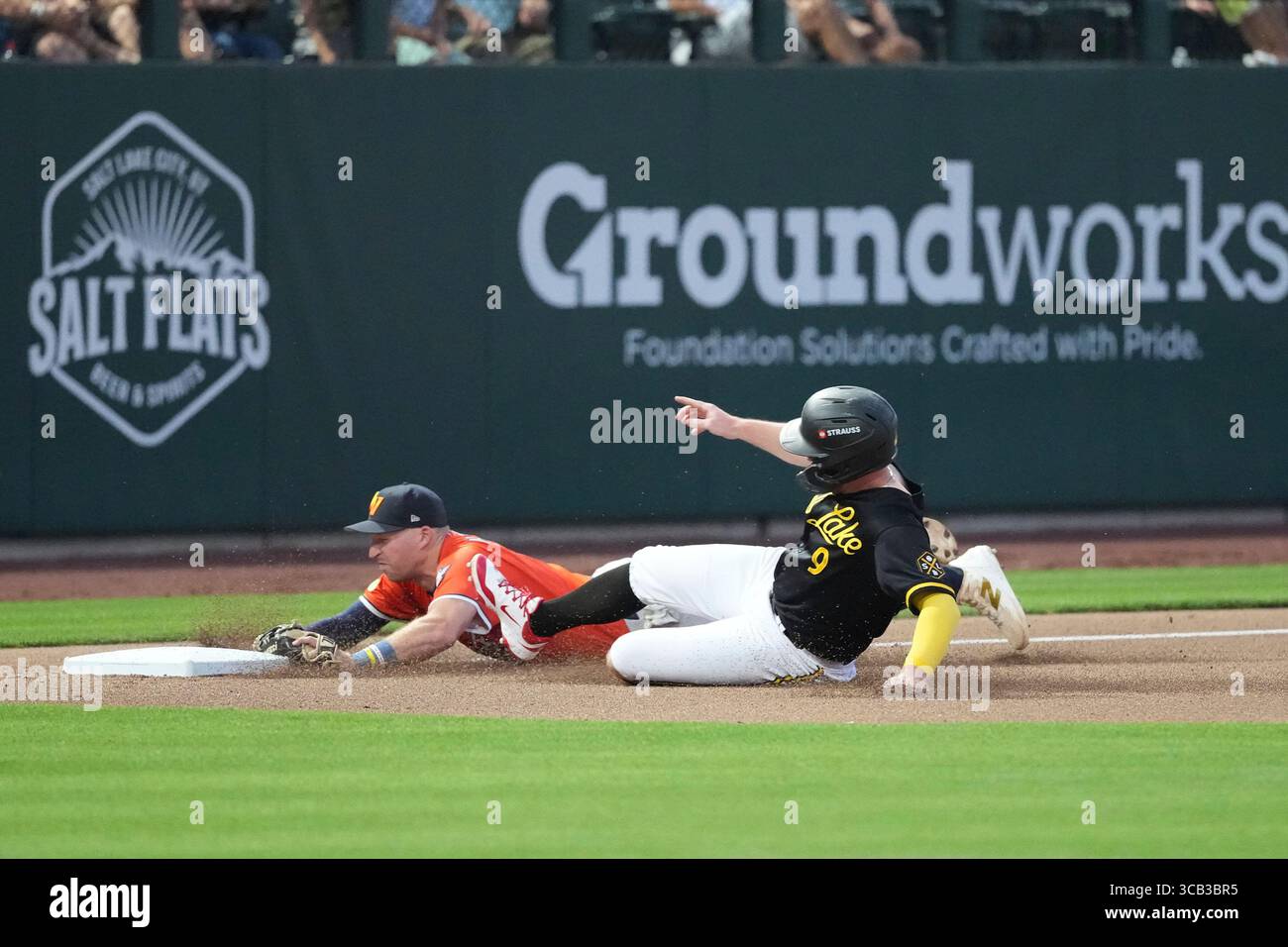 August 5 2025:Llas Vegas third baseman Brett Harris (12) makes a play ...