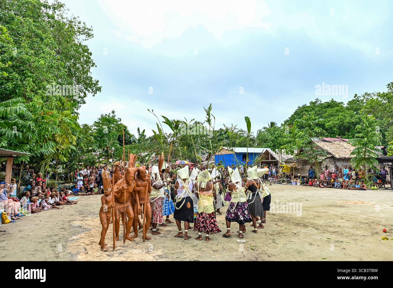 Papua new guinea mud men hi-res stock photography and images - Alamy