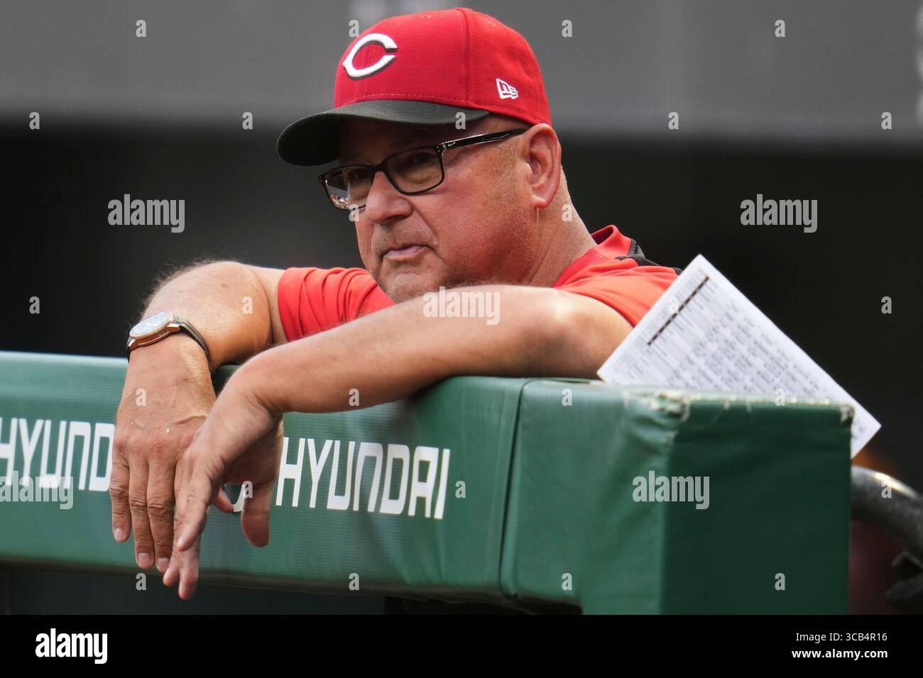 Cincinnati Reds manager Terry Francona stands in the dugout during the ...