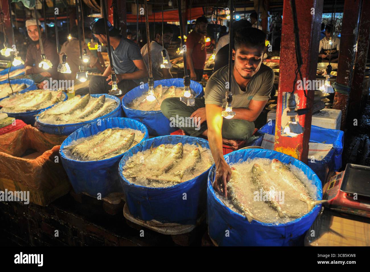 Lalbazar fish market hi-res stock photography and images - Alamy