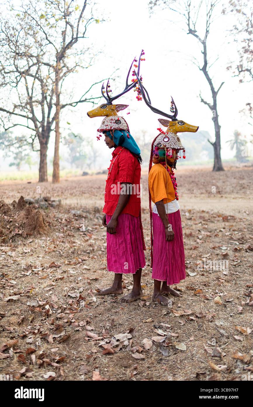 Local men in skirts from deer horn muria tribe in traditional clothes ...