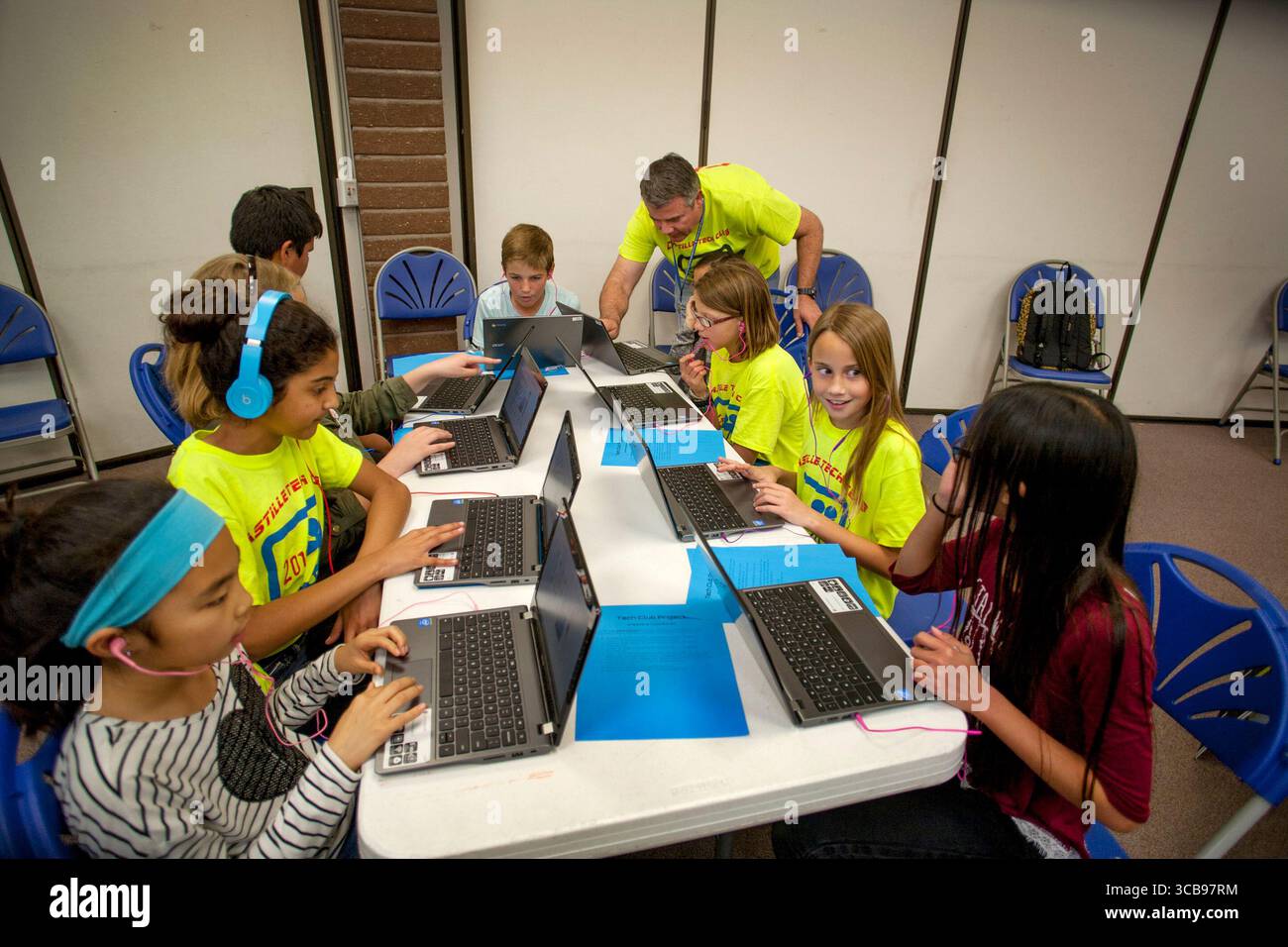 Male teacher teaching screen animation hi-res stock photography and ...