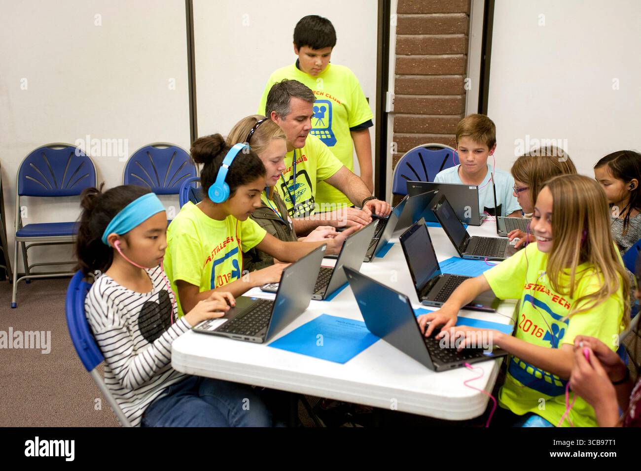 Students boys in school animation hi-res stock photography and images ...