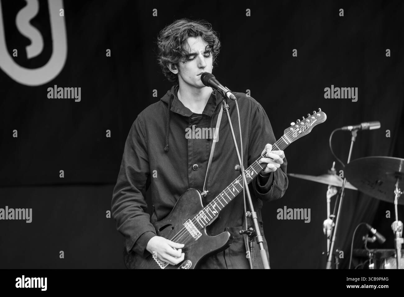 Arabic rock music Black and White Stock Photos & Images - Alamy