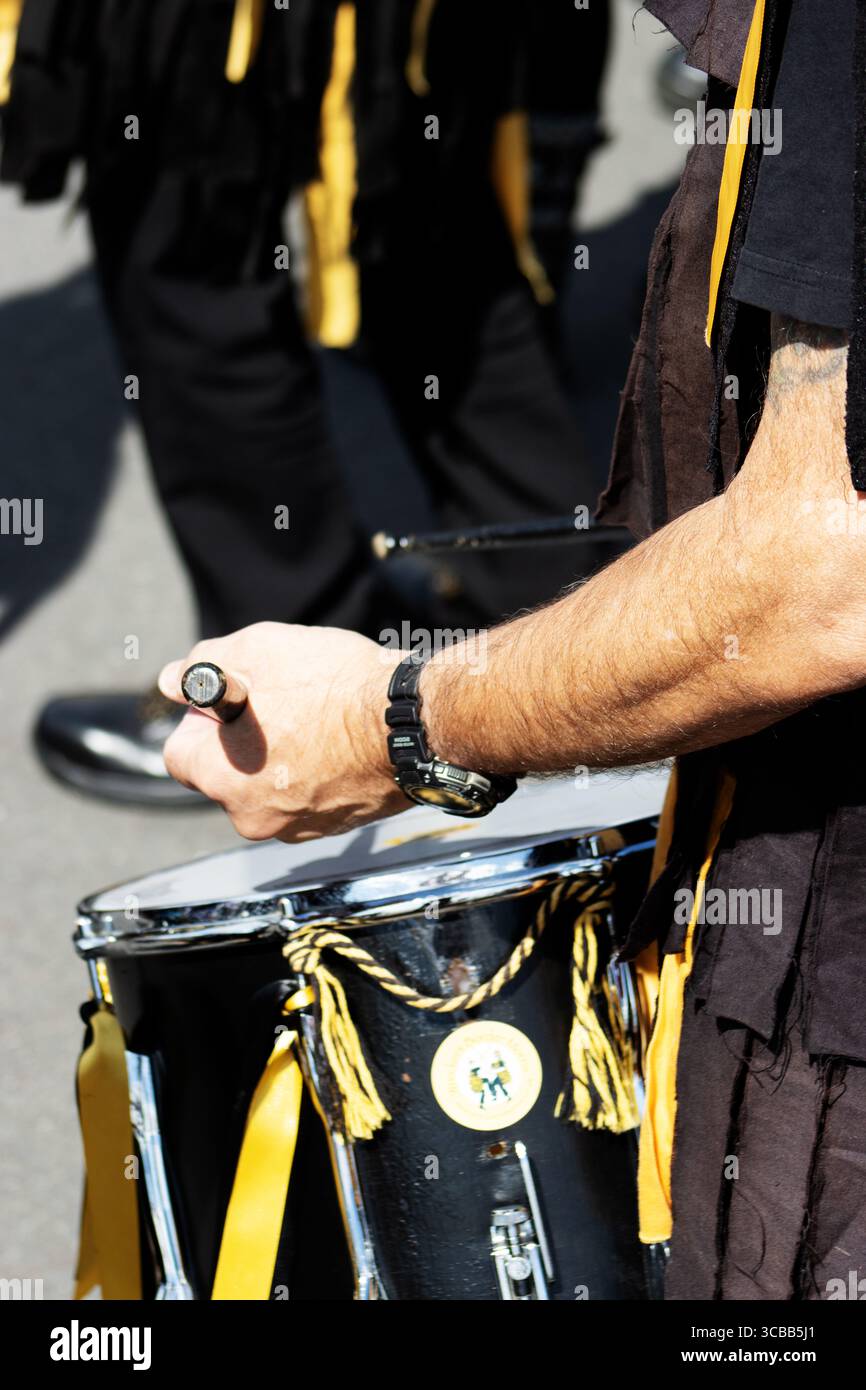 Woman hands playing drum hi-res stock photography and images - Alamy