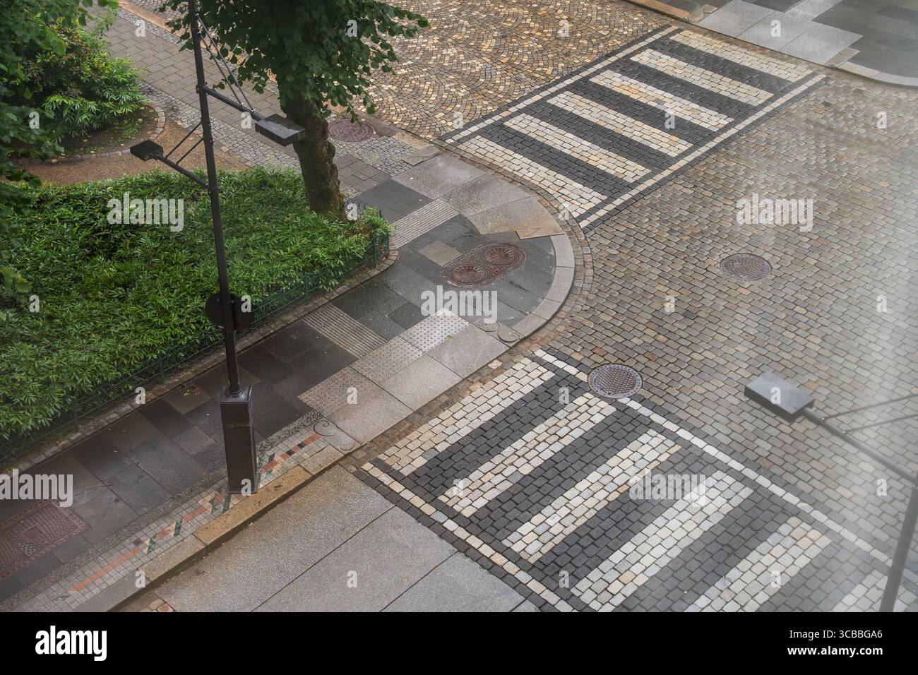 Pedestrian crosswalk tactile paving hi-res stock photography and images ...