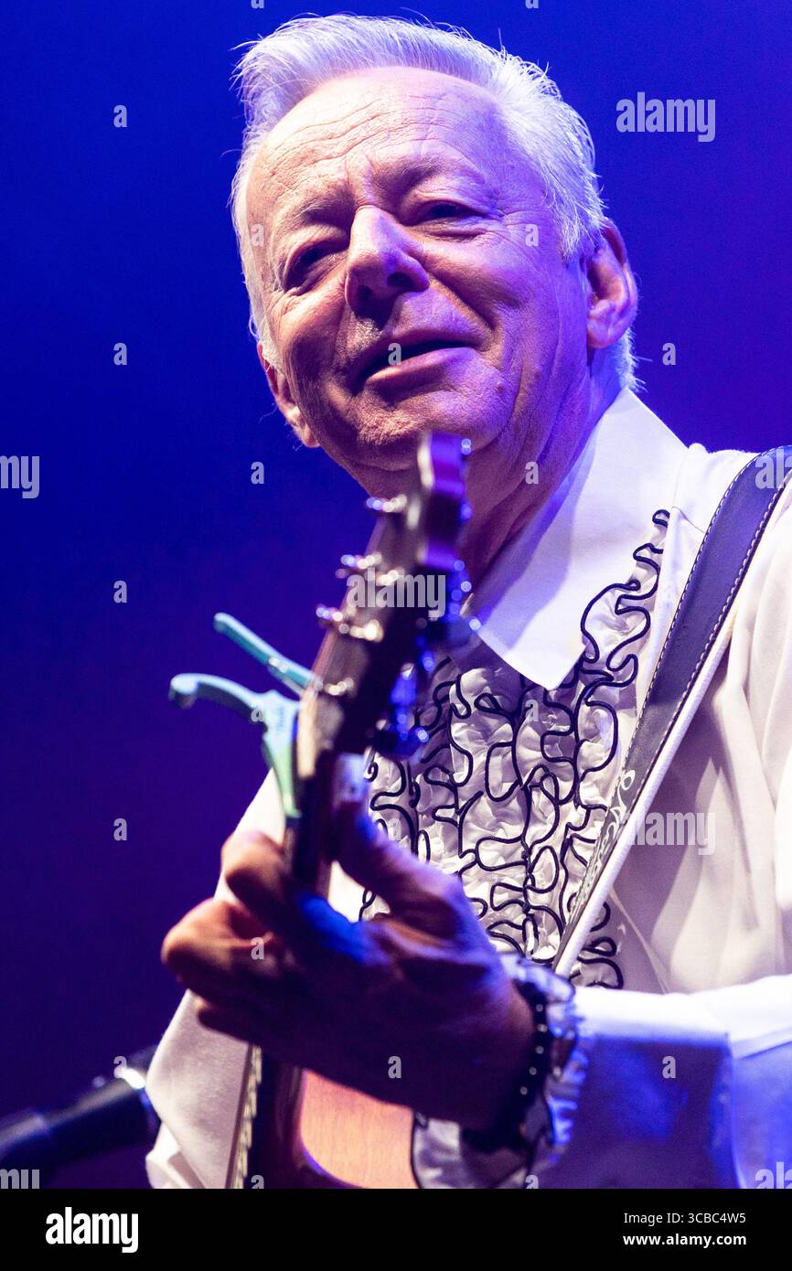 Australian guitarist Tommy Emmanuel in live concert at Bambu Festival ...