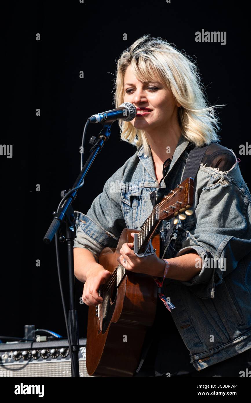 ANAIS MITCHELL, LIVE CONCERT, 2019: Anais Mitchell on the Mountain ...