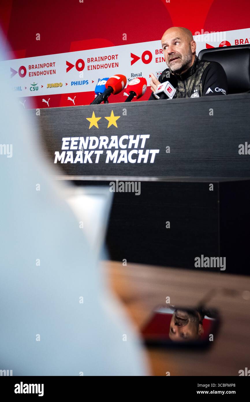 EINDHOVEN - PSV coach Peter Bosz during a press conference at De ...