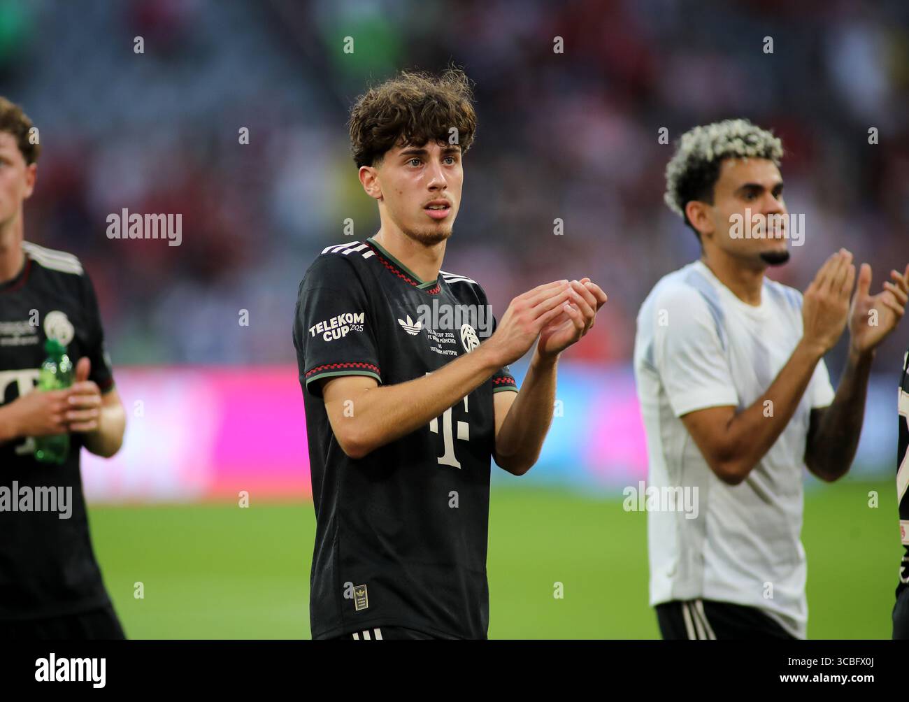 Fussball, Herren, Saison 2025/2026, FC Bayern München - Tottenham Hotspur, Telekom Cup ...