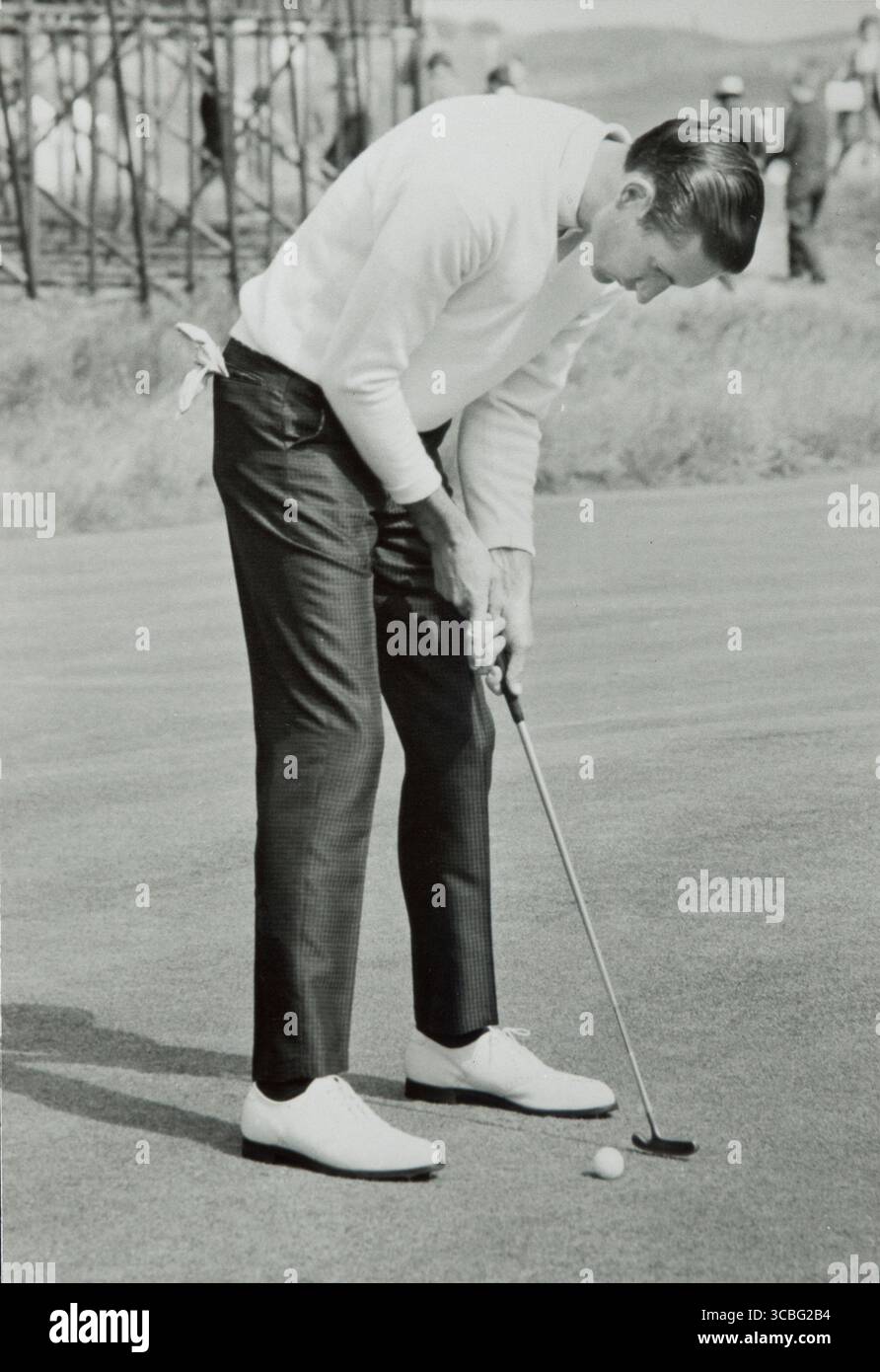 Bob Charles putting at The Open Championship 1963 at Royal Lytham Bob ...