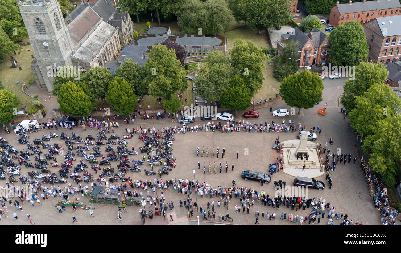 The cortege passes the Ilkeston Cenotaph for the funeral of 110-year ...