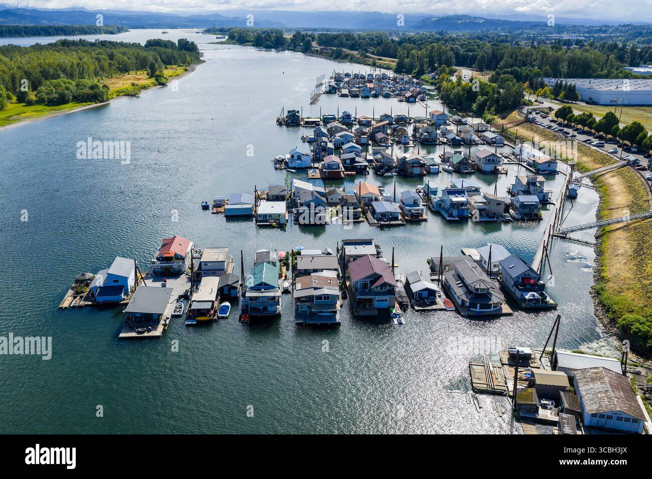 Portland oregon homes skyline hi-res stock photography and images - Alamy