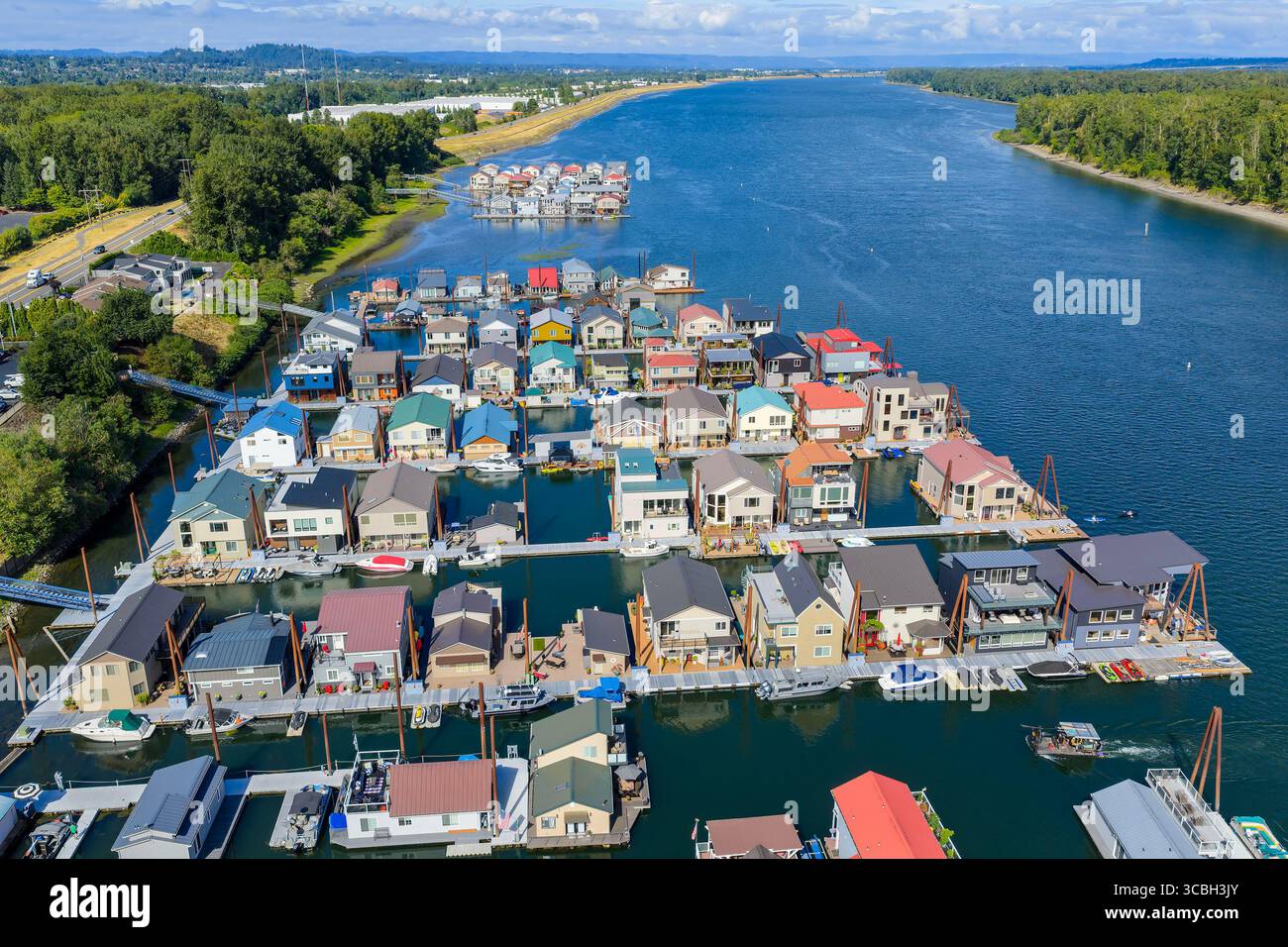 Portland oregon homes skyline hi-res stock photography and images - Alamy