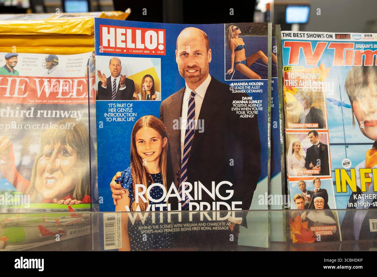 Father and daughter at pride london hi-res stock photography and images ...