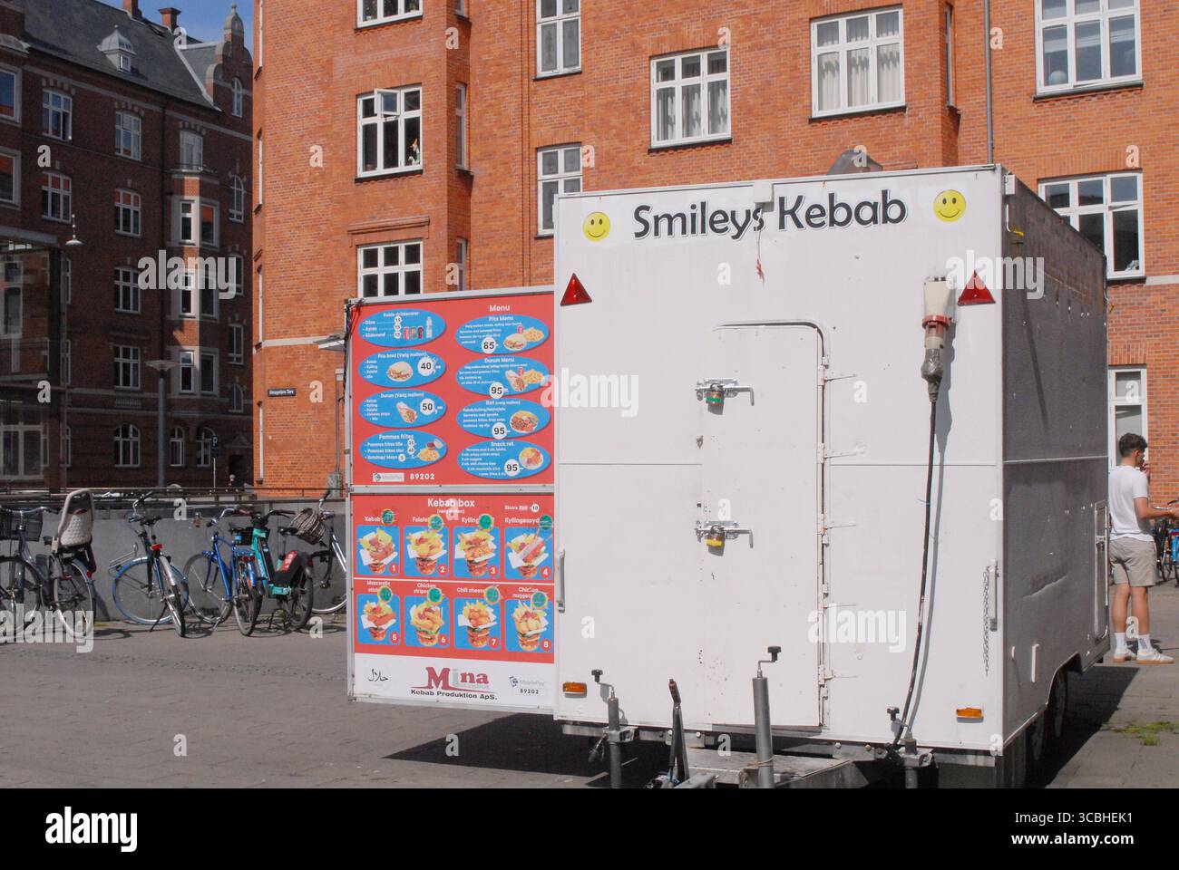 Kastrup/Copenhagen/ Denmark/08 august 2025/Oreiental fastfood smileys ...
