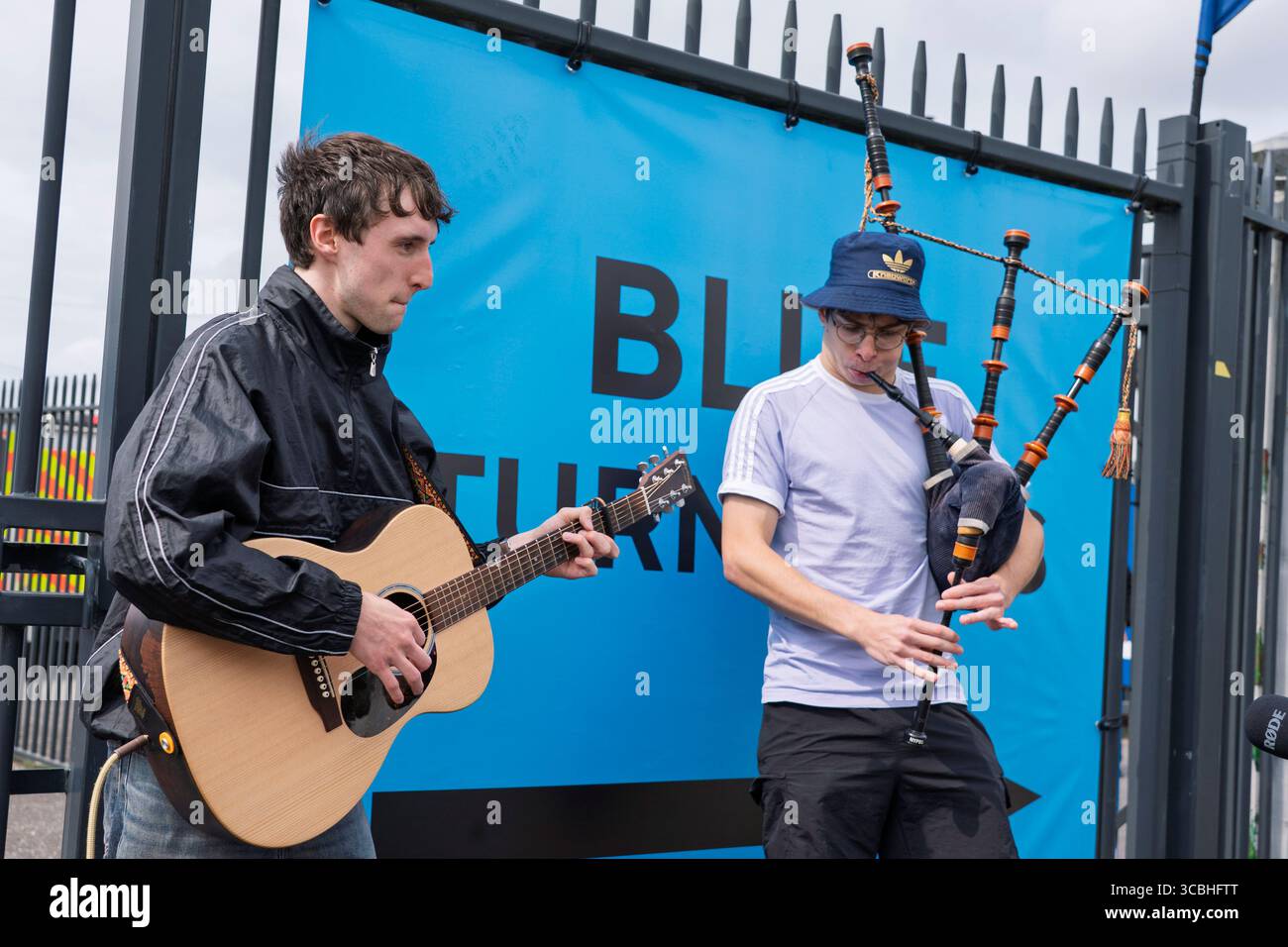 Edinburgh, Scotland, UK. 8th August 2025. Oasis play first of 3 gigs at ...
