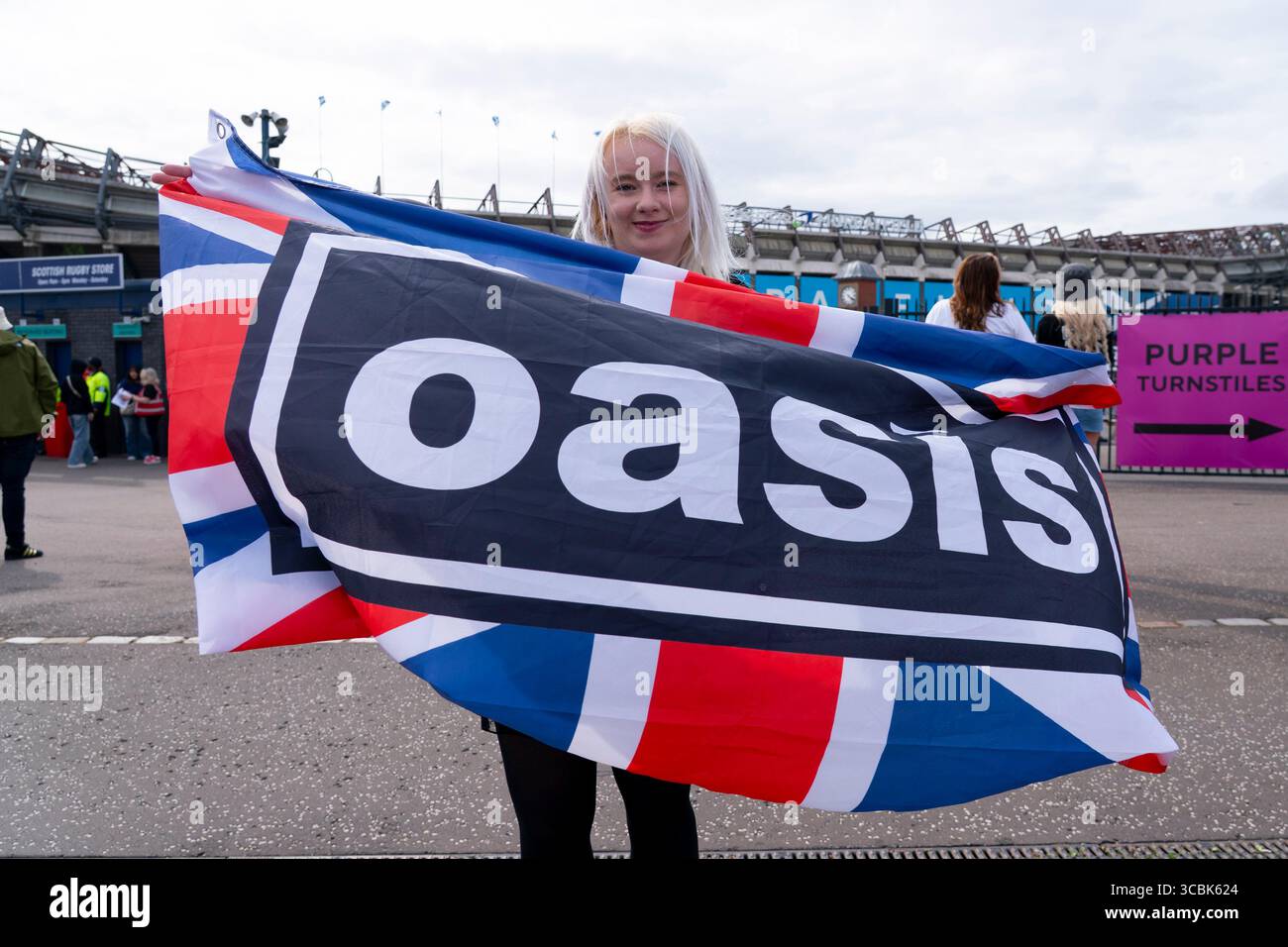 Edinburgh, Scotland, UK. 8th August 2025. Oasis play first of 3 gigs at ...