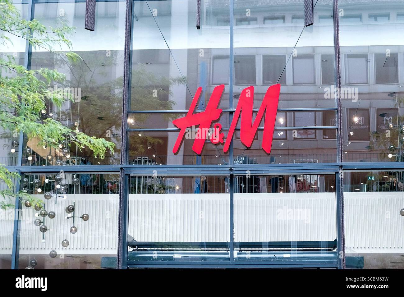 Düsseldorf 08.08.2025 H&M Hennes und Mauritz HundM Düsseldorf Nordrhein ...