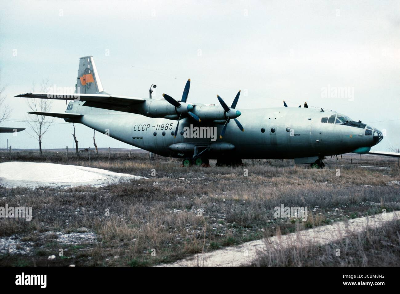 Antonov an 12 antonov airplane hi-res stock photography and images - Alamy