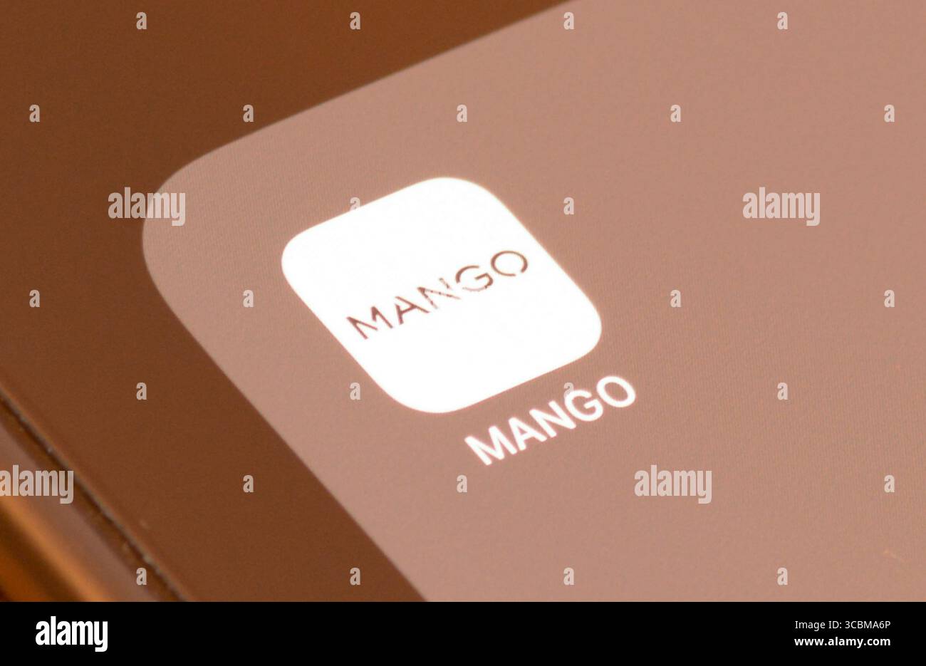 Womens fashion app hi-res stock photography and images - Alamy