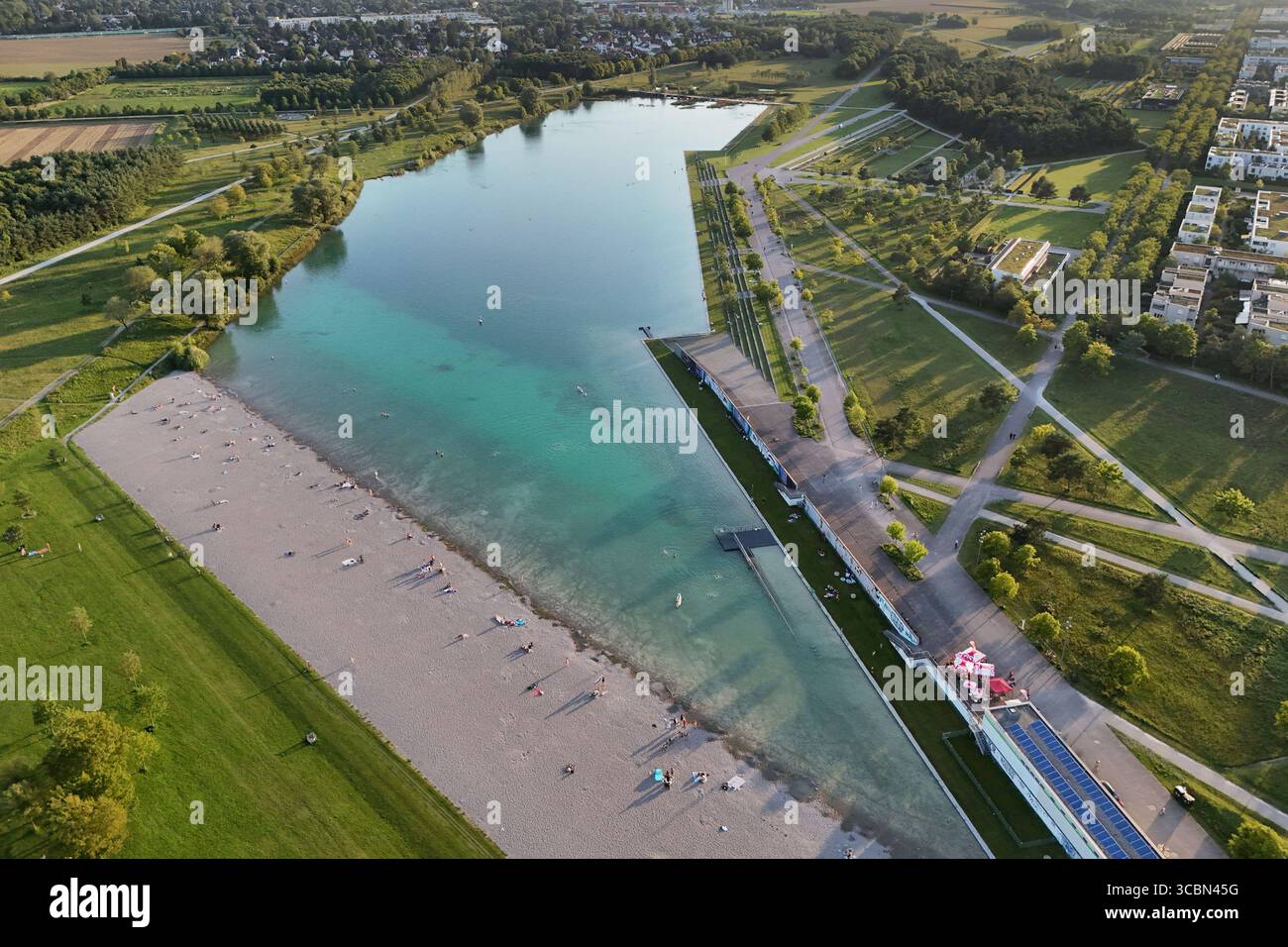 Blick auf den Riemer See Buga See im Riemer Park im Osten von Muenchen ...