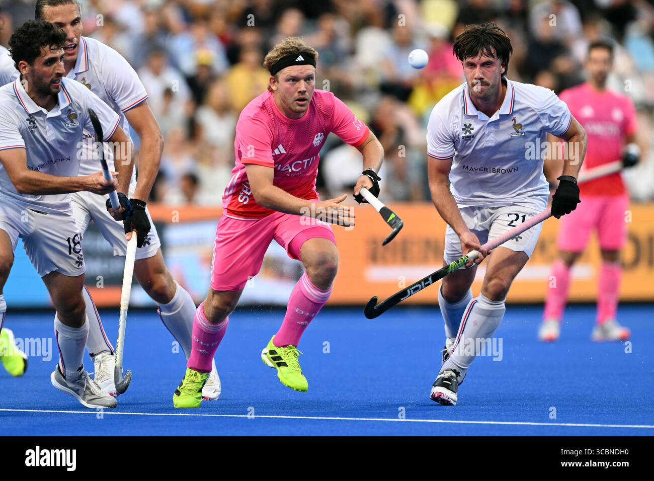 08 August 2025, North Rhine-Westphalia, Mönchengladbach: Field hockey ...