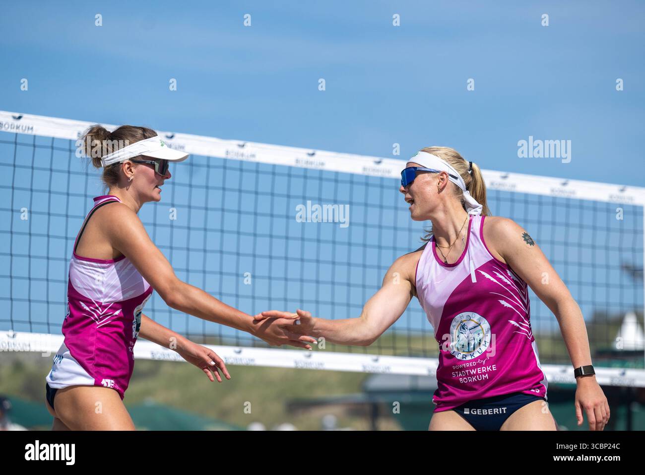 Sarah Schulz, Anna Behlen; Rock The Beach Tour Borkum am 08.08.2025 ...