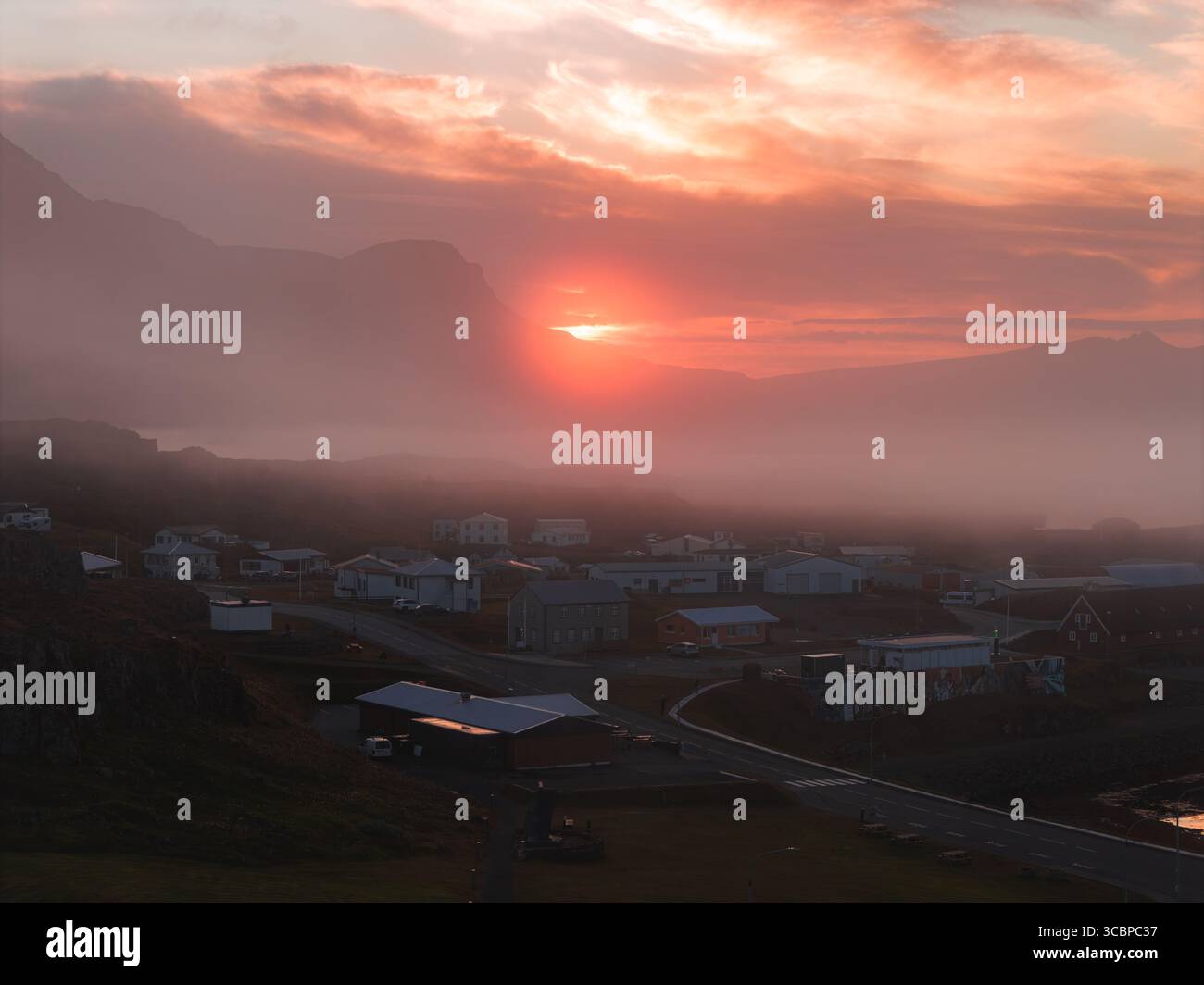 Mist over rocky peaks hi-res stock photography and images - Alamy
