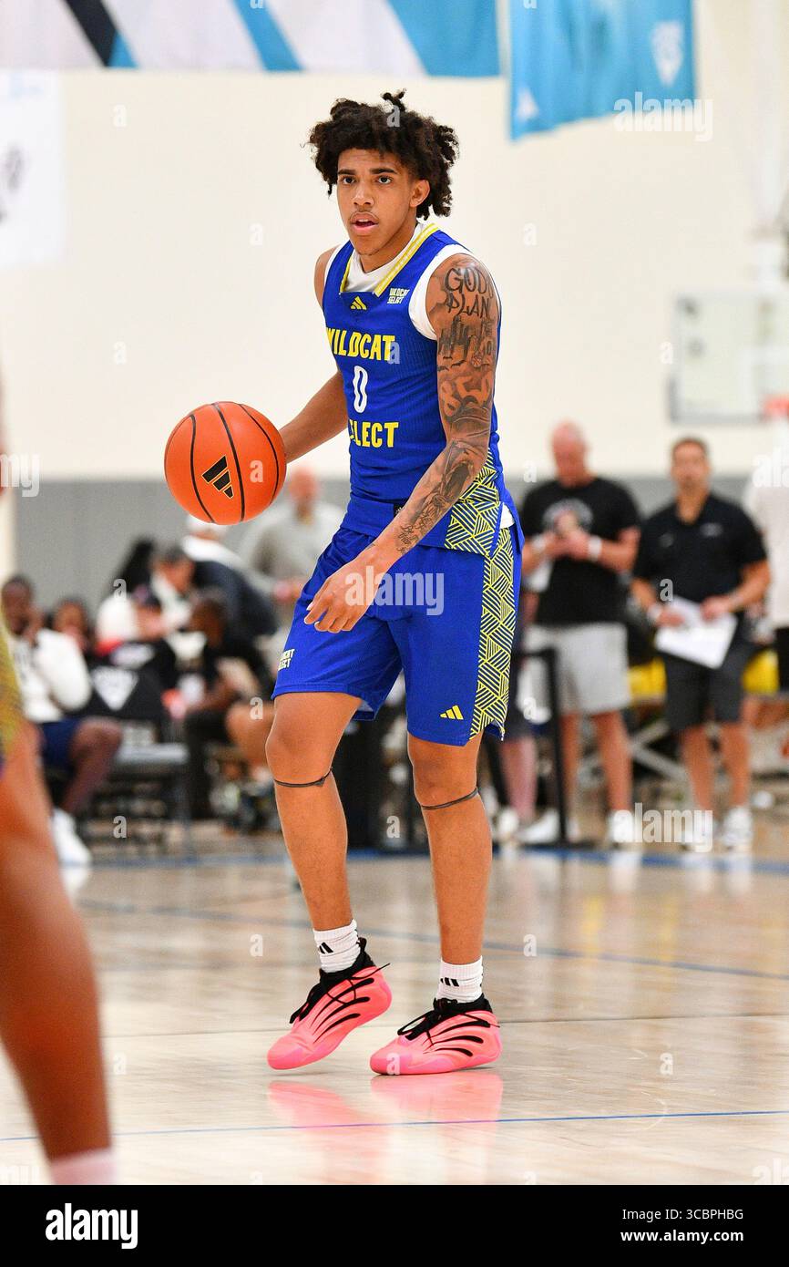 LADERA RANCH, CA - JULY 17: Wildcat Select guard Taylen Kinney dribbles ...