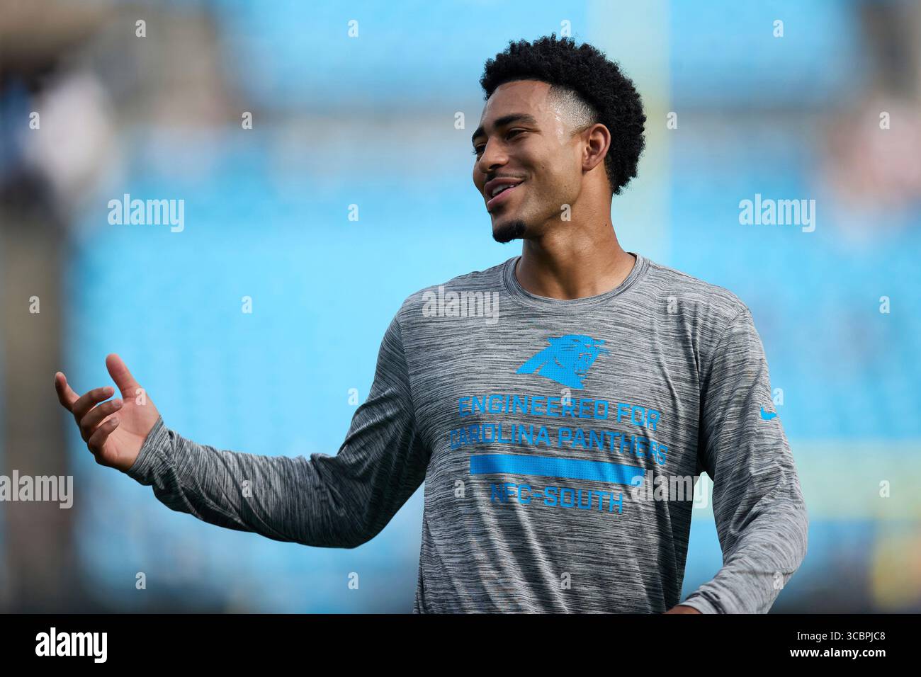 Carolina Panthers quarterback Bryce Young (9) warms up prior to a NFL ...