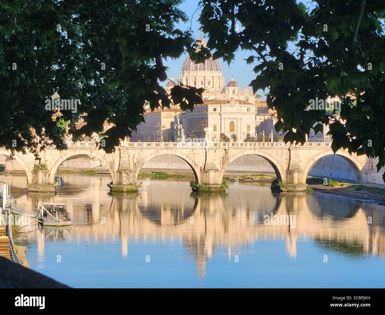 Tiber bridges hi-res stock photography and images - Alamy