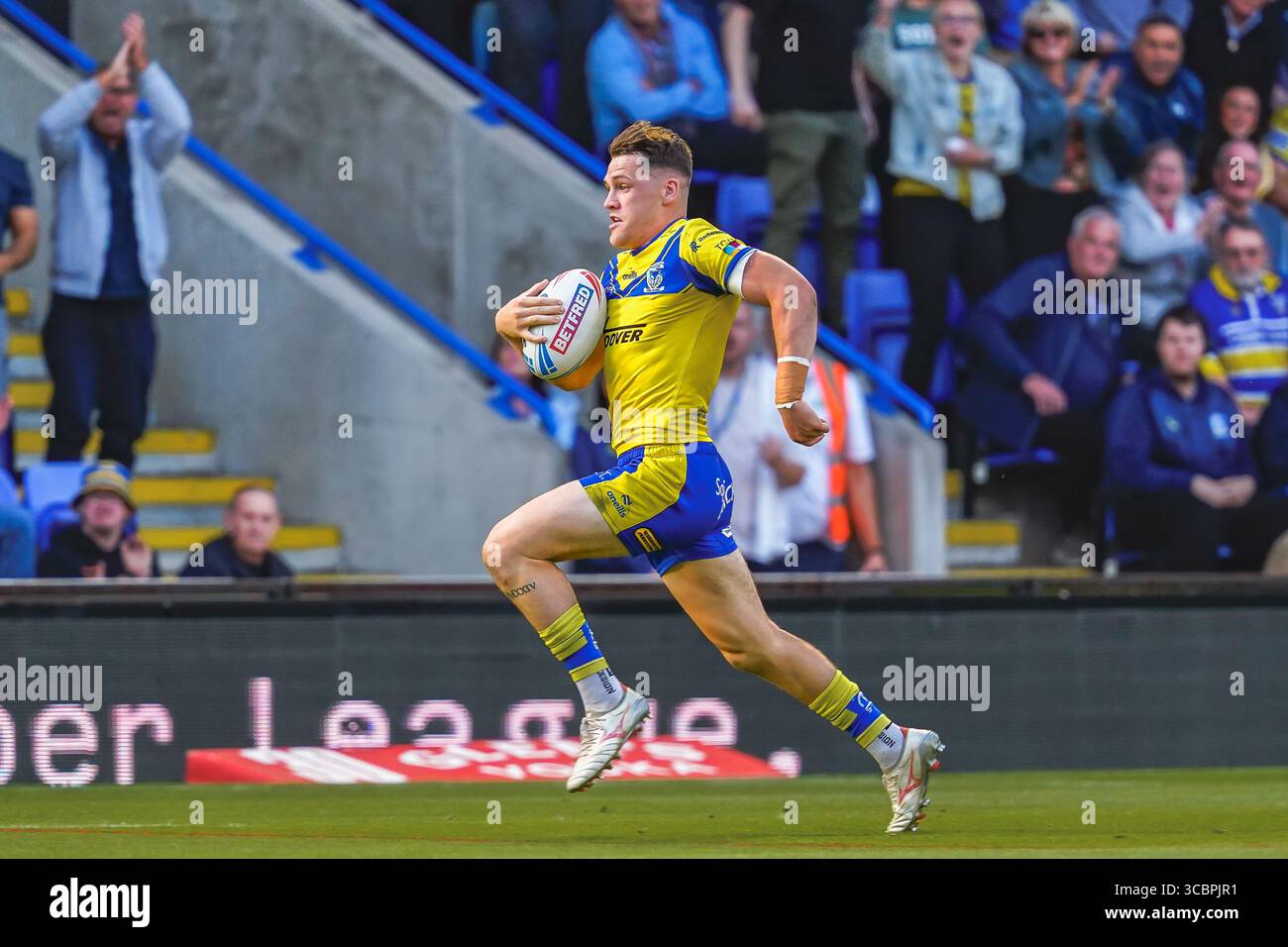 WARRINGTON, ENGLAND - August 8: Josh Thewlis of Warrington Wolves makes ...