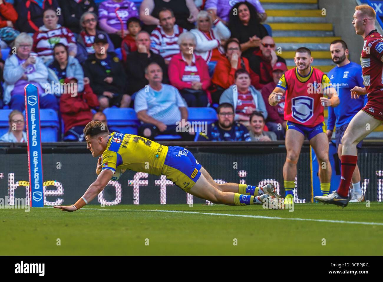 WARRINGTON, ENGLAND - August 8: Josh Thewlis of Warrington Wolves ...
