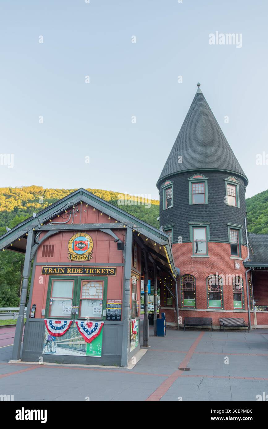 Mauch chunk railroad station hi-res stock photography and images - Alamy