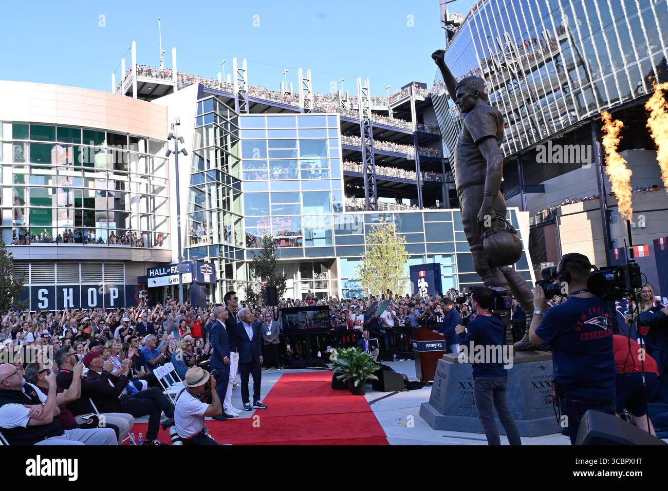 Tom brady statue hi-res stock photography and images - Alamy